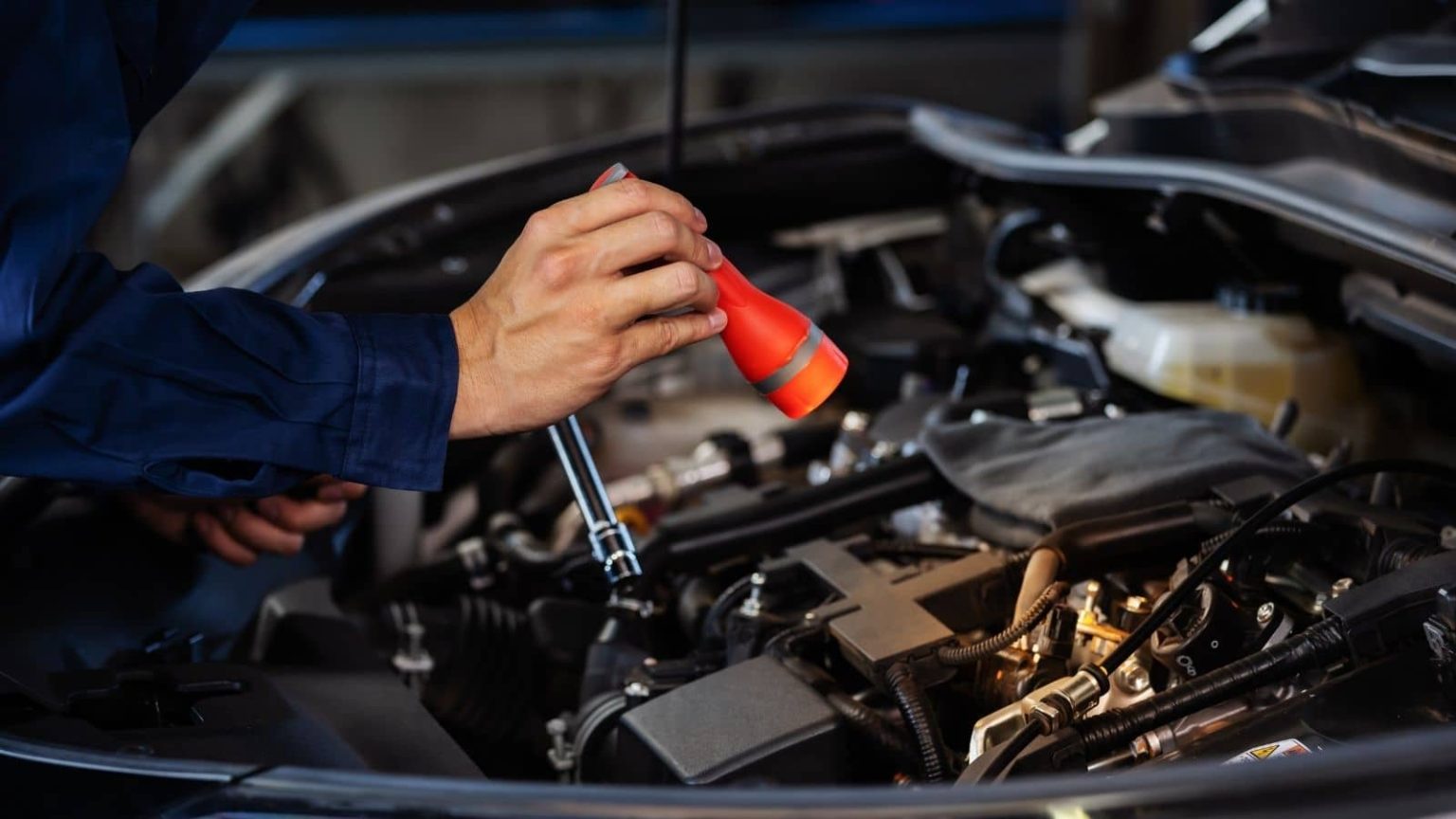 What are the symptoms of a clogged oil filter?